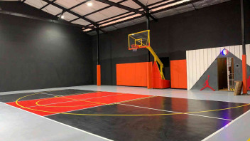 Booking Lapangan Supreme Arena - Ayo Indonesia