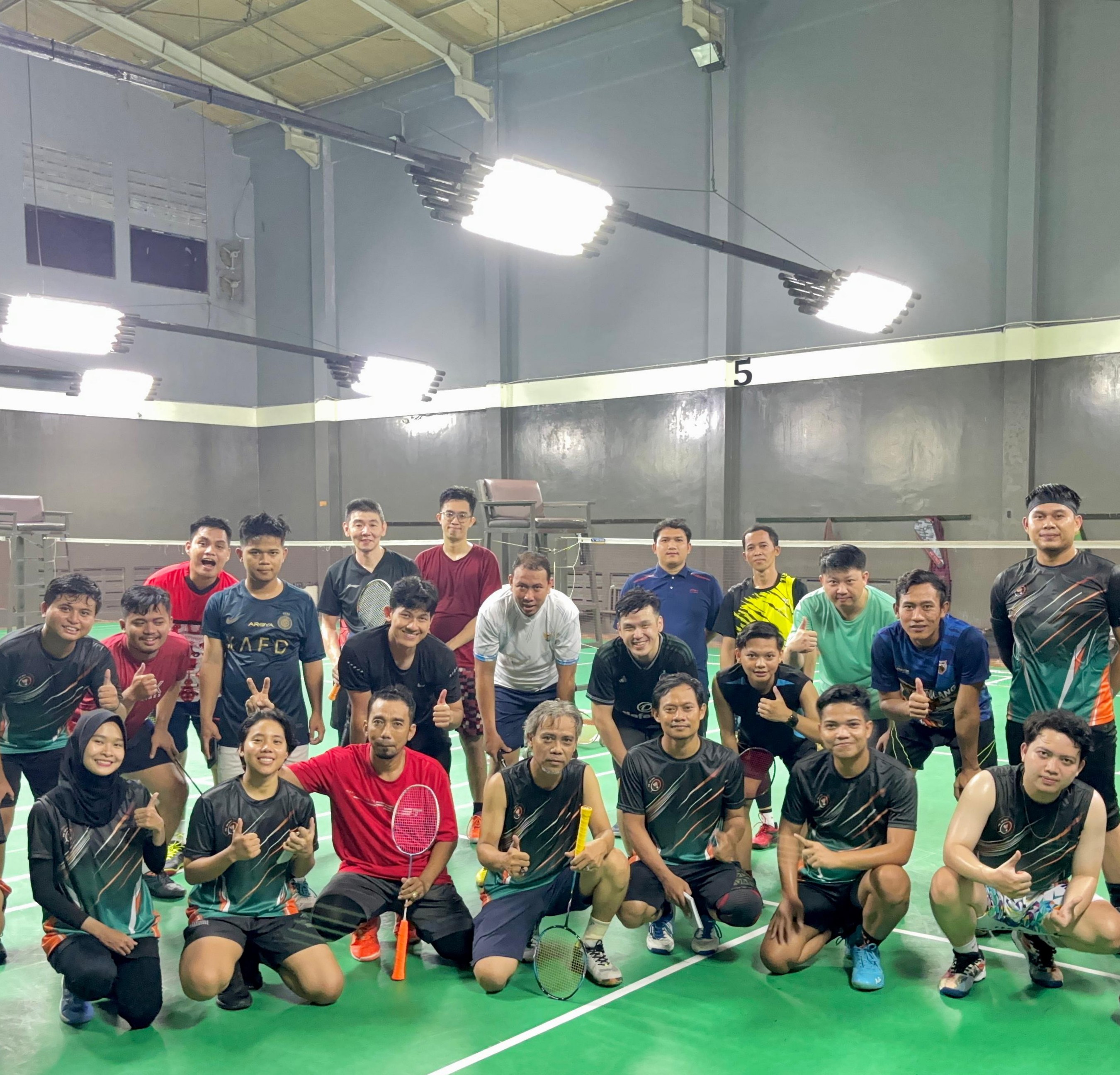 Booking Lapangan Hall Bulu Tangkis Pasar Jatirawasari By SR - Ayo Indonesia